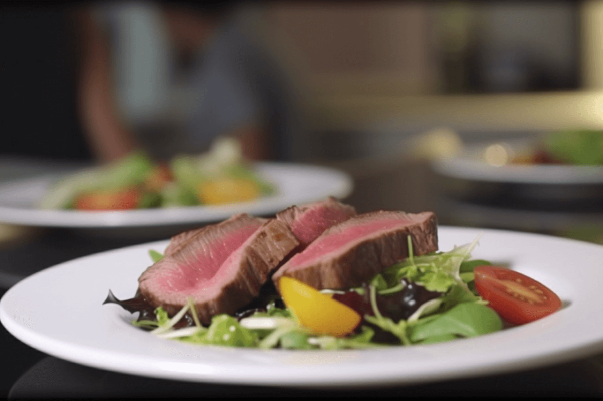 Hvor lenge kan varm mat stå i romtemperatur